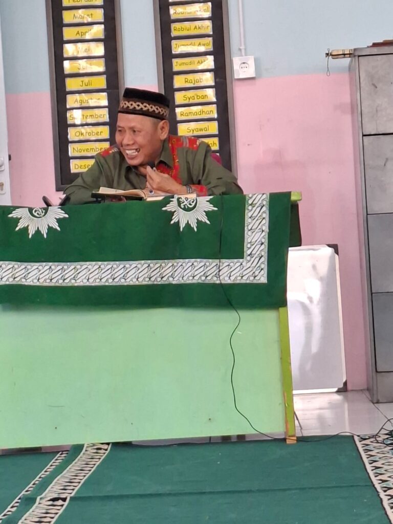 Pengajian Ahad Pagi Pimpinan Cabang Muhammadiyah Kesambi: Ustadz Dr. H ...